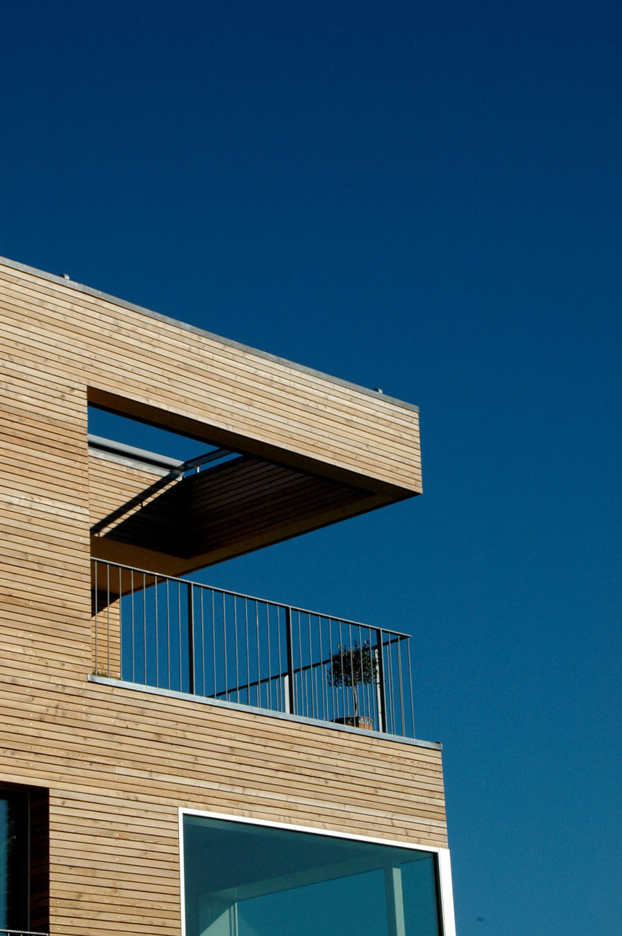 am Stadtrand Mehrfamilienhaus in Fribourg, 2005 - hb Architekten